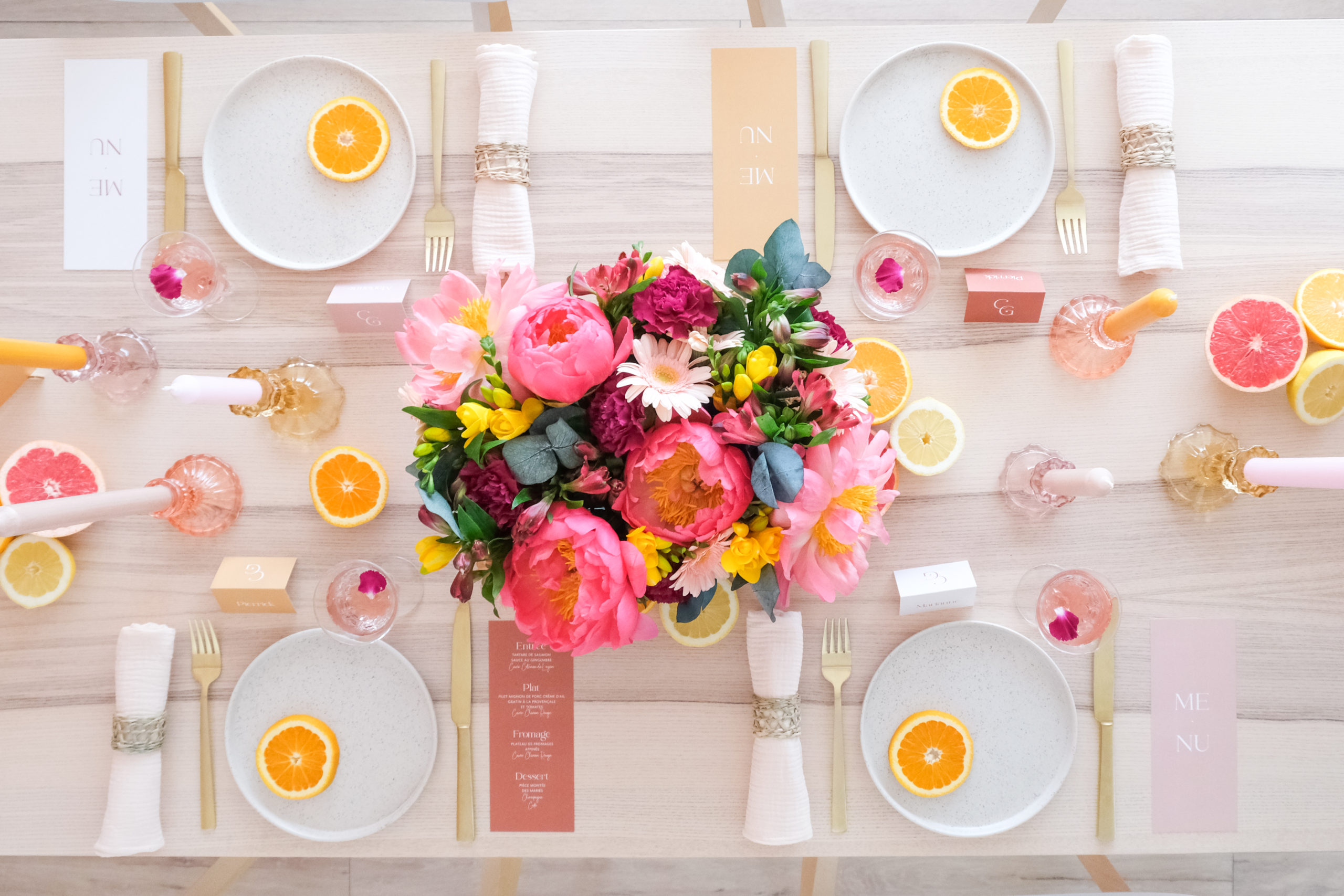 Une explosion de couleurs : La tendance de la décoration du mariage ...